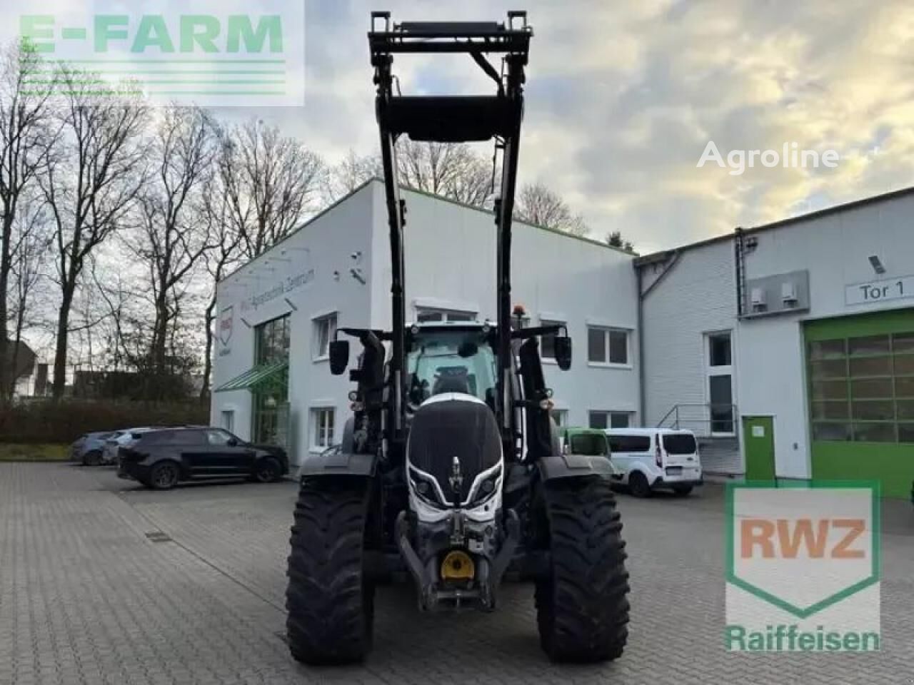 Valtra T215D traktor točkaš