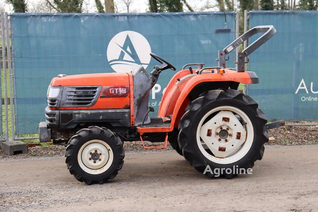 Prodaje se Kubota GT19 mini traktor na aukciji