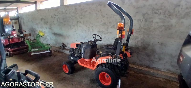 Prodaje se Kubota BX2350 mini traktor na aukciji