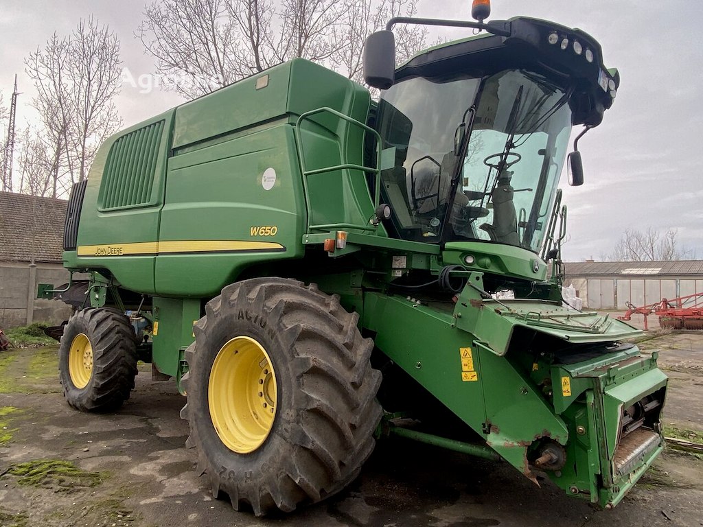 John Deere W650 kombajn za žito