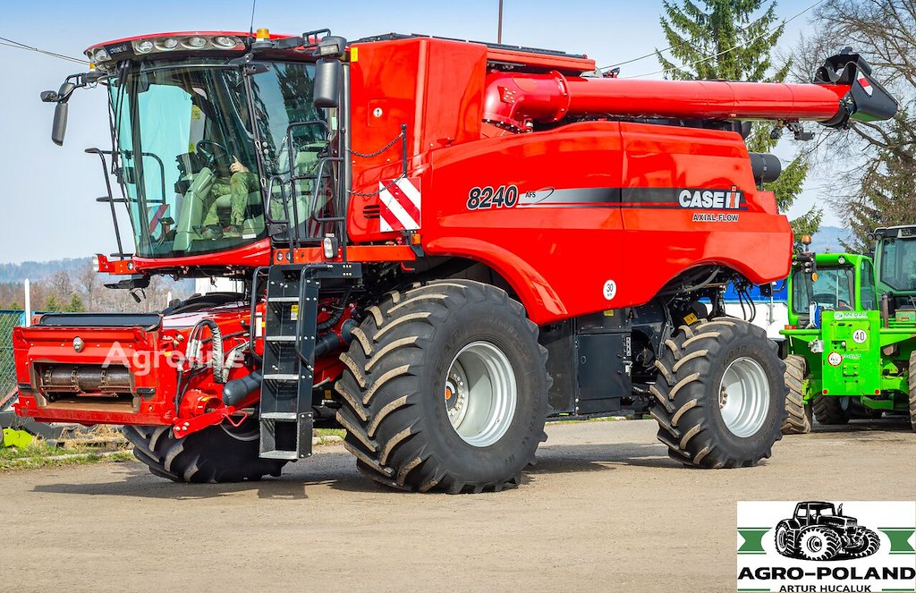 Case IH 8240 AFS - 2018 ROK + MACDON FD 135 - 2018 ROK kombajn za žito