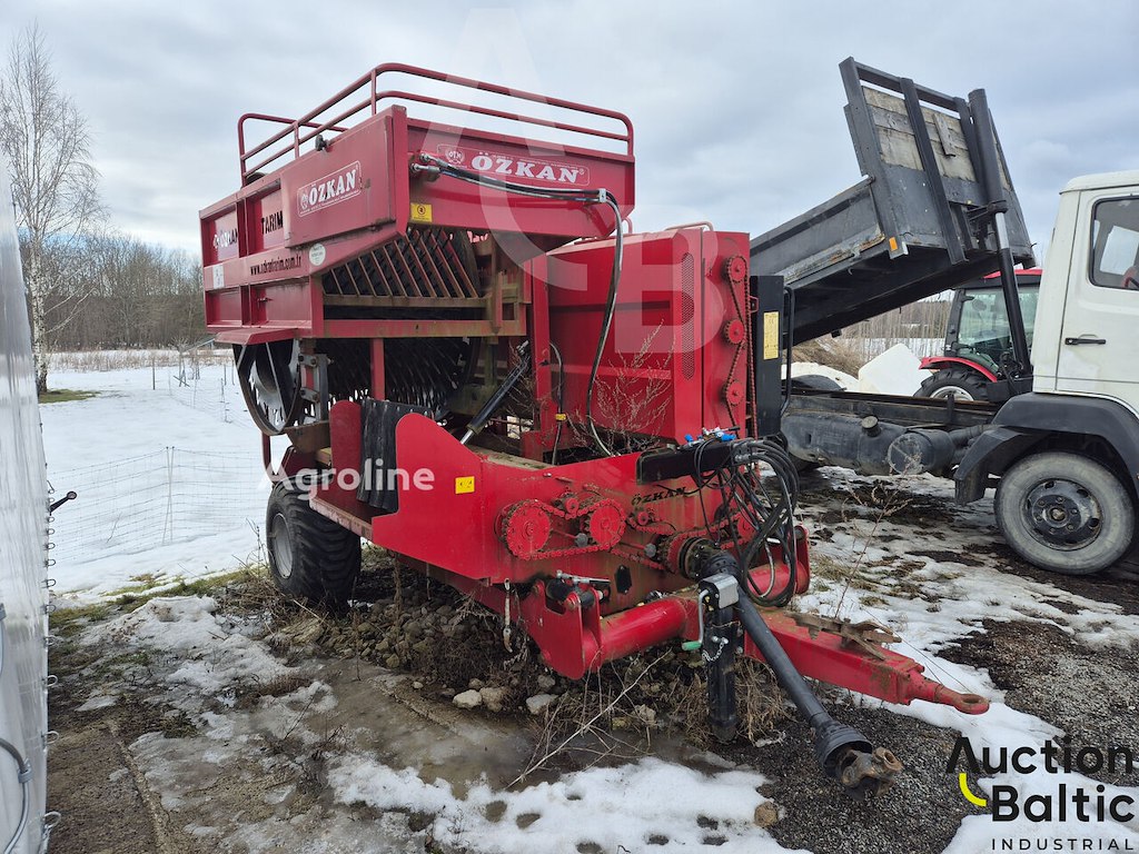 Prodaje se Ozkan 0KHM-B1 kombajn za žito na aukciji