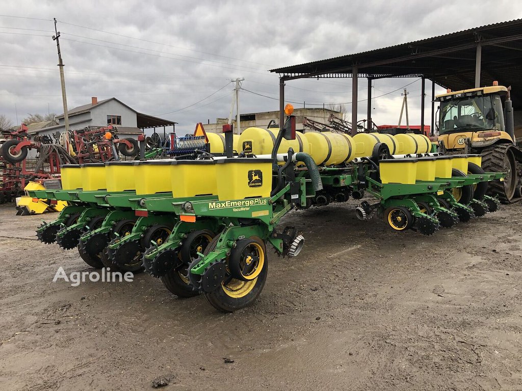 John Deere 1770 pneumatska precizna sejalica
