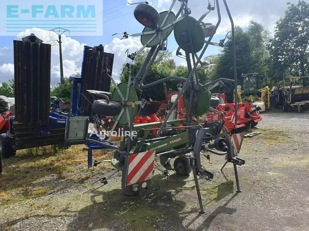 Fendt lotus 770 prevrtač sena