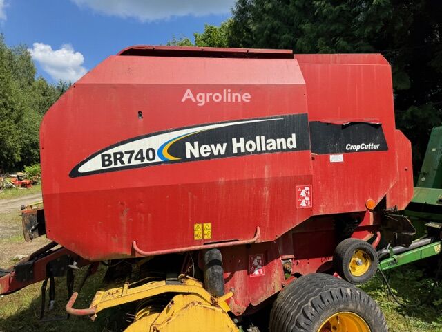 New Holland BR740 balirka za okrugle bale