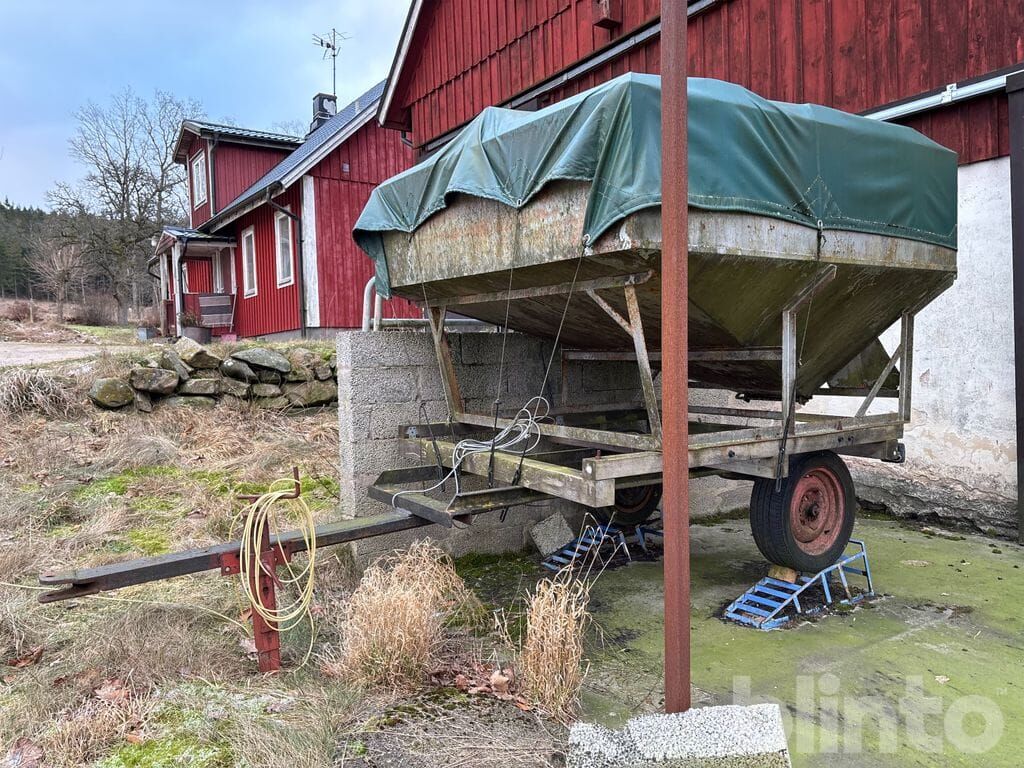 Prodaje se HERBORG traktorsku prikolicu na aukciji
