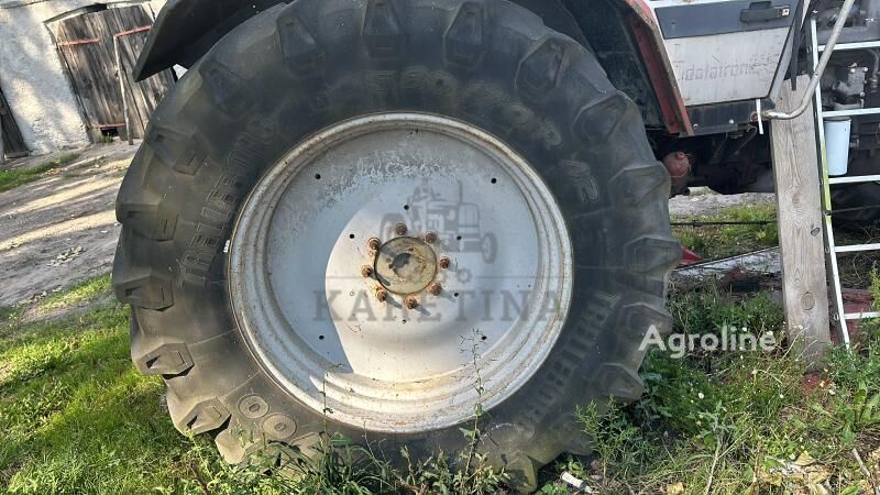 Massey Ferguson 3690 koło kompletne tylne 42 cale točak