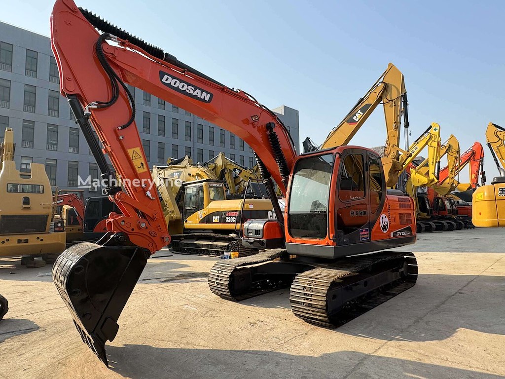 Doosan DX150 bager guseničar