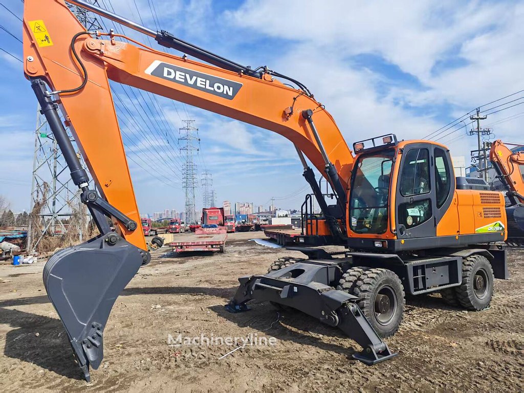 Novi Develon DX210 bager točkaš