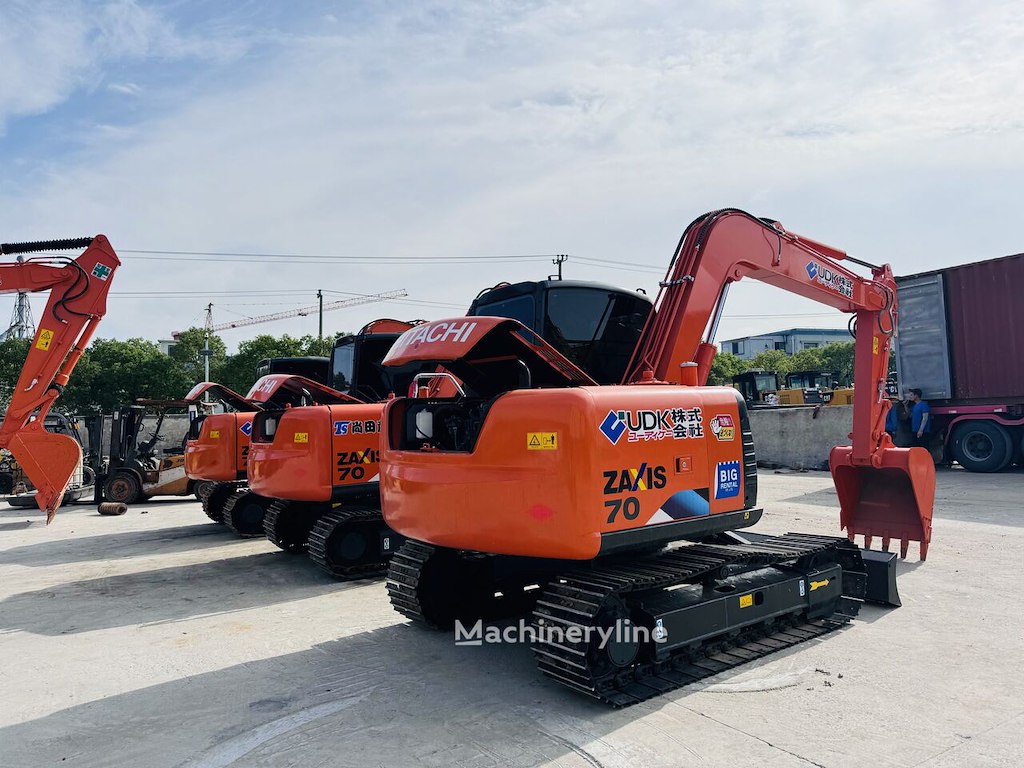 Hitachi ZX70 bager guseničar