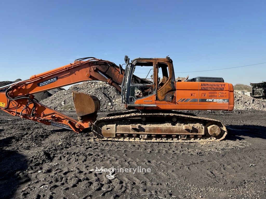 Doosan DX255LC bager guseničar