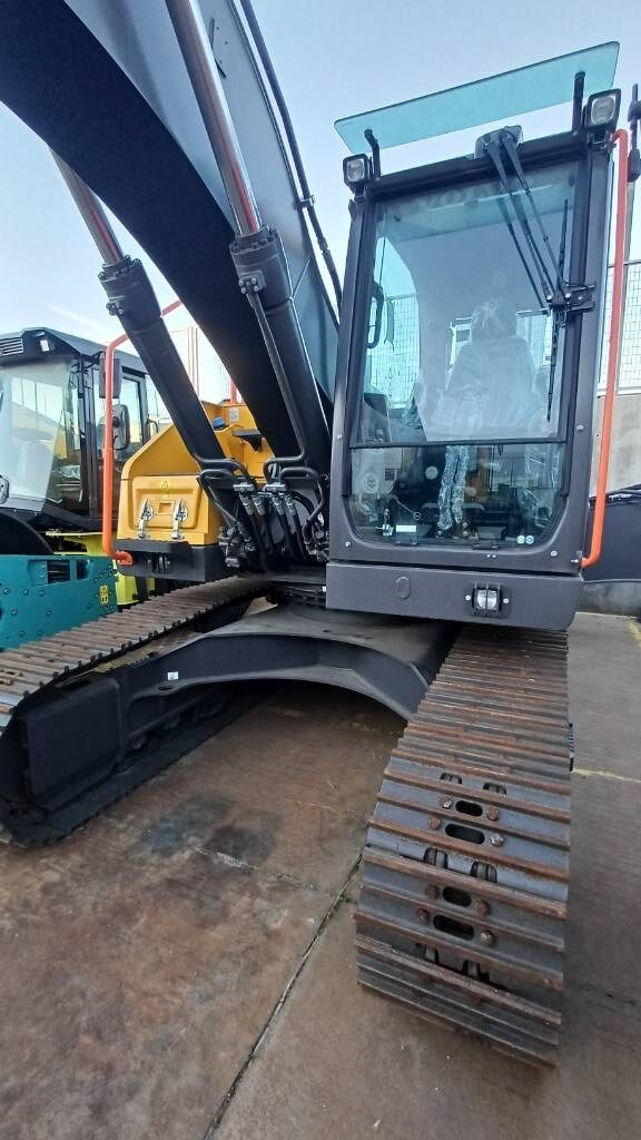 Novi Volvo EC220ENL, PRECIO A CONSULTAR bager guseničar