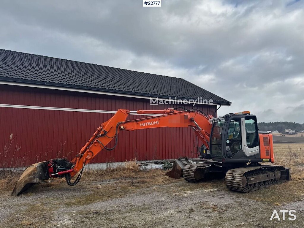 Hitachi ZX135US-3 Crawler Excavator with 2 buckets and rototilt. Low hou bager guseničar