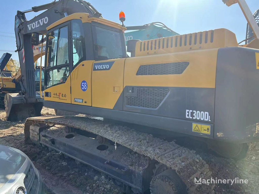 Volvo EC300DL bager guseničar