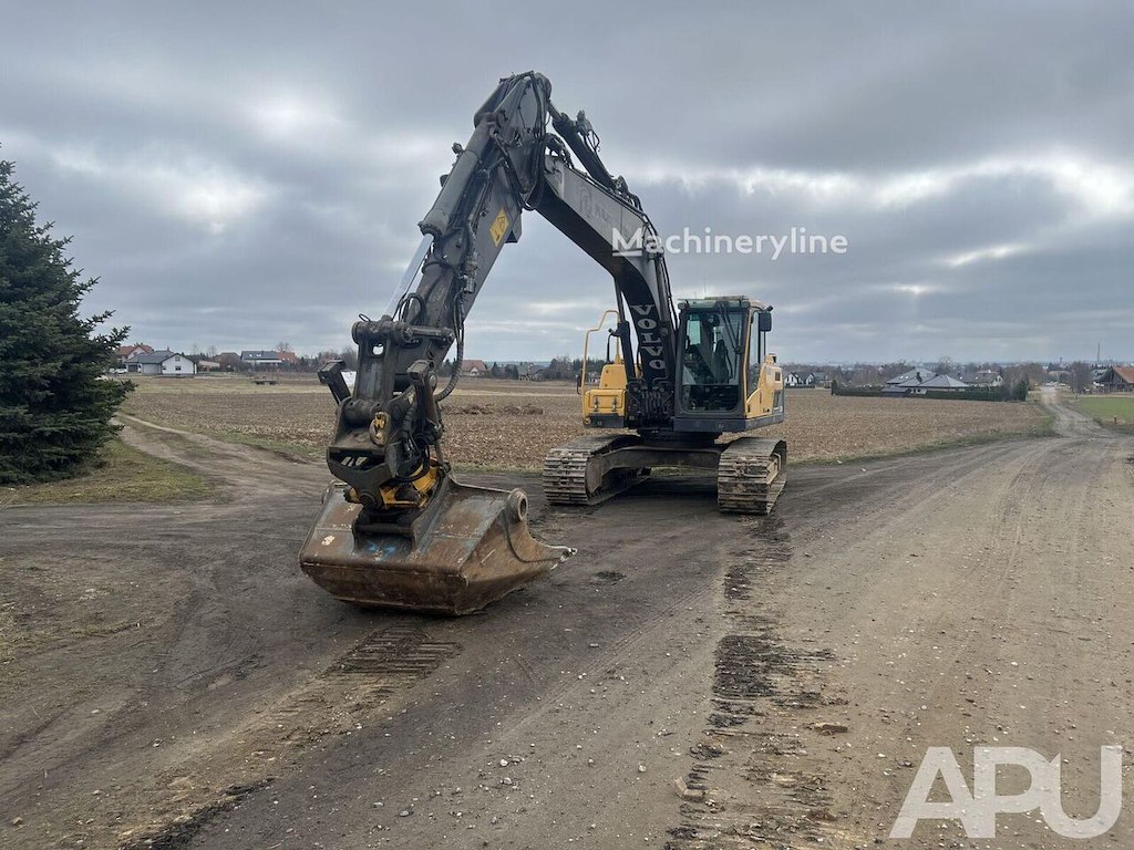 Prodaje se Volvo EC220DL bager guseničar na aukciji