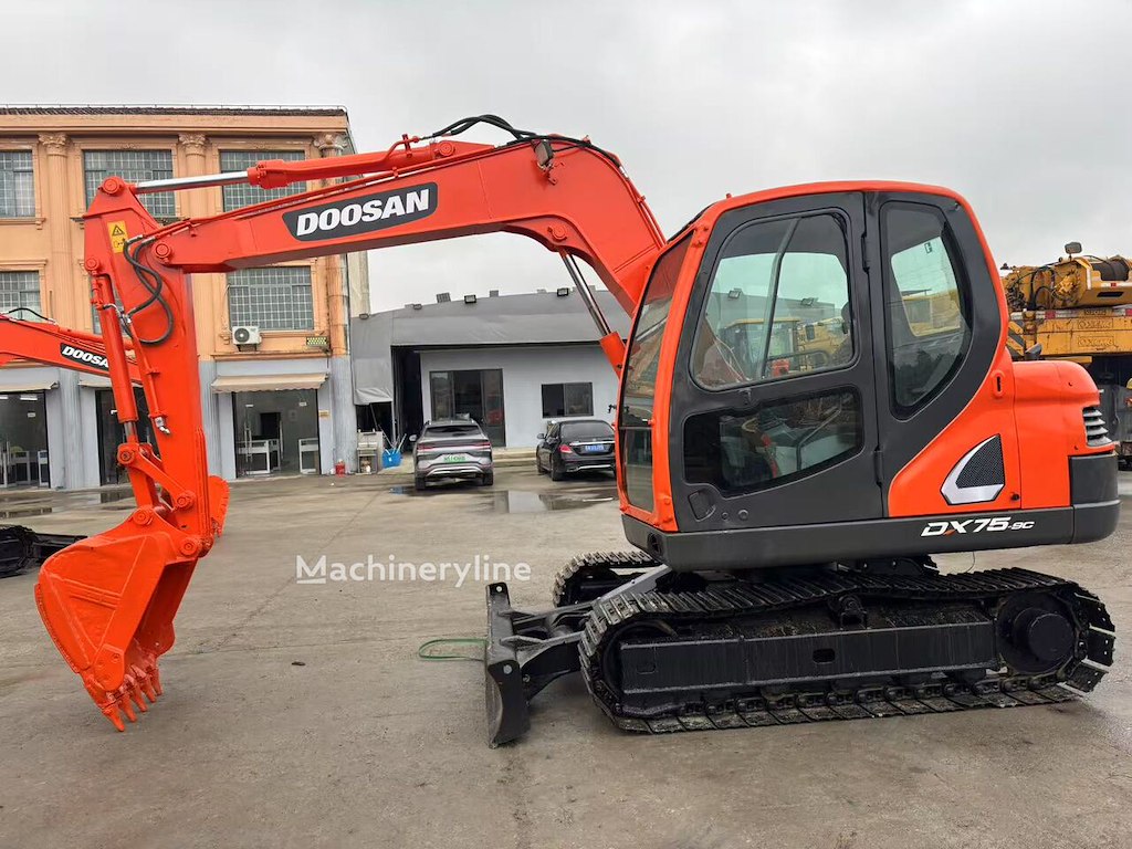Doosan DX75 midi bager