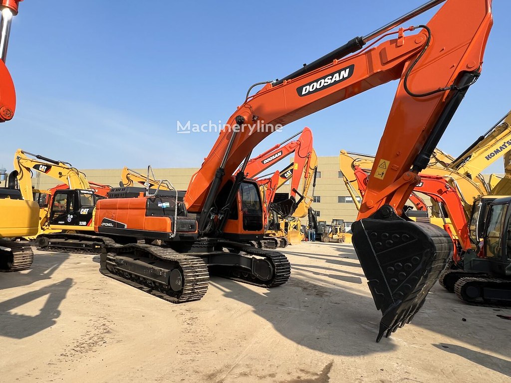 Doosan DX340LC-9C bager guseničar