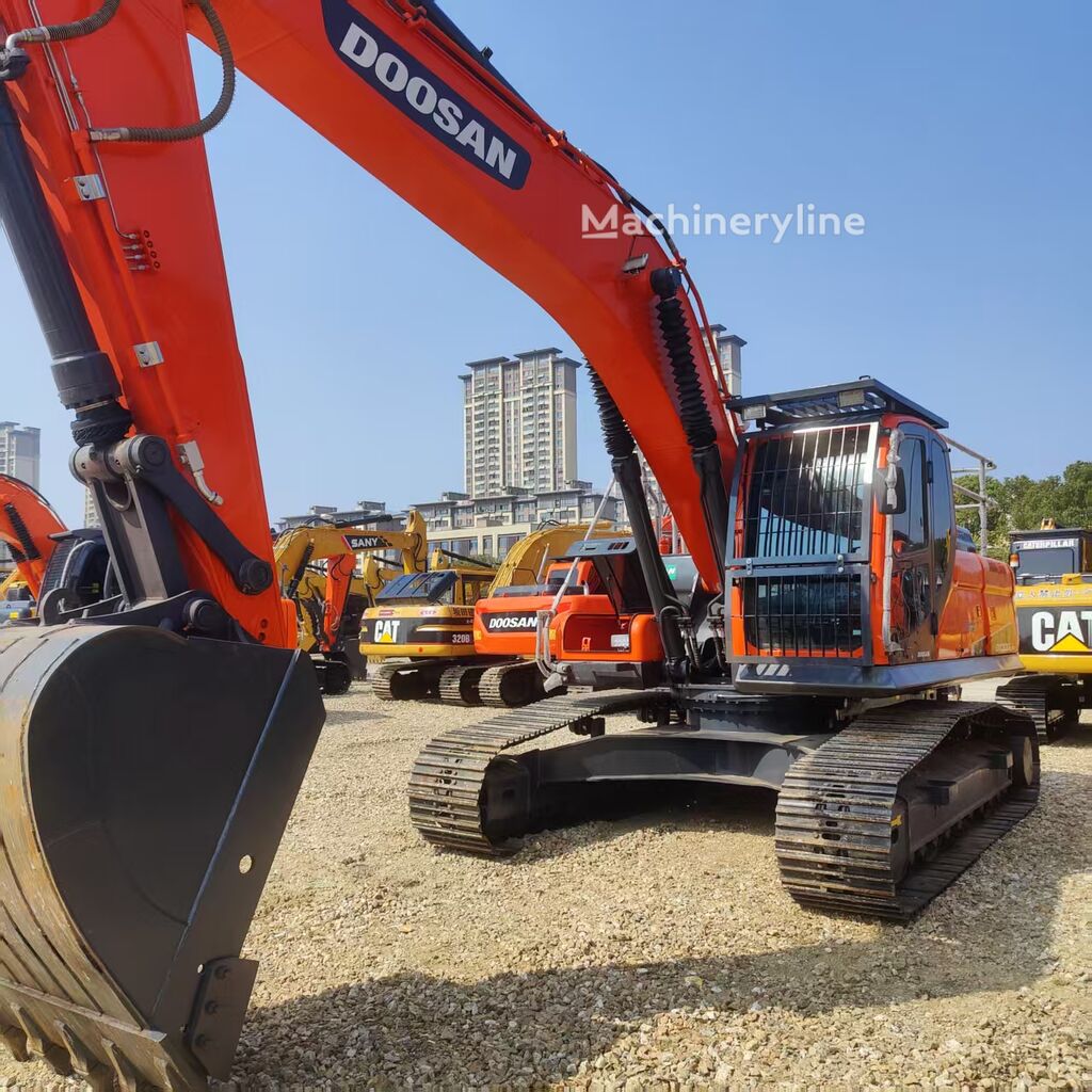 Doosan DX300 bager guseničar