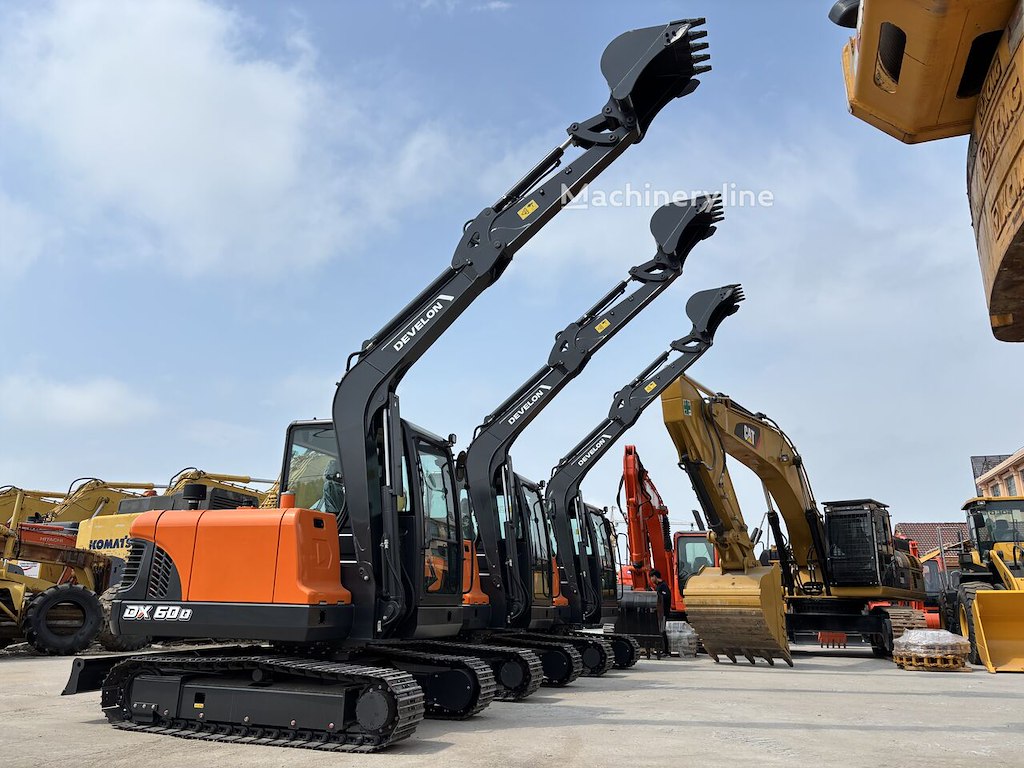 Novi Doosan DX60 midi bager