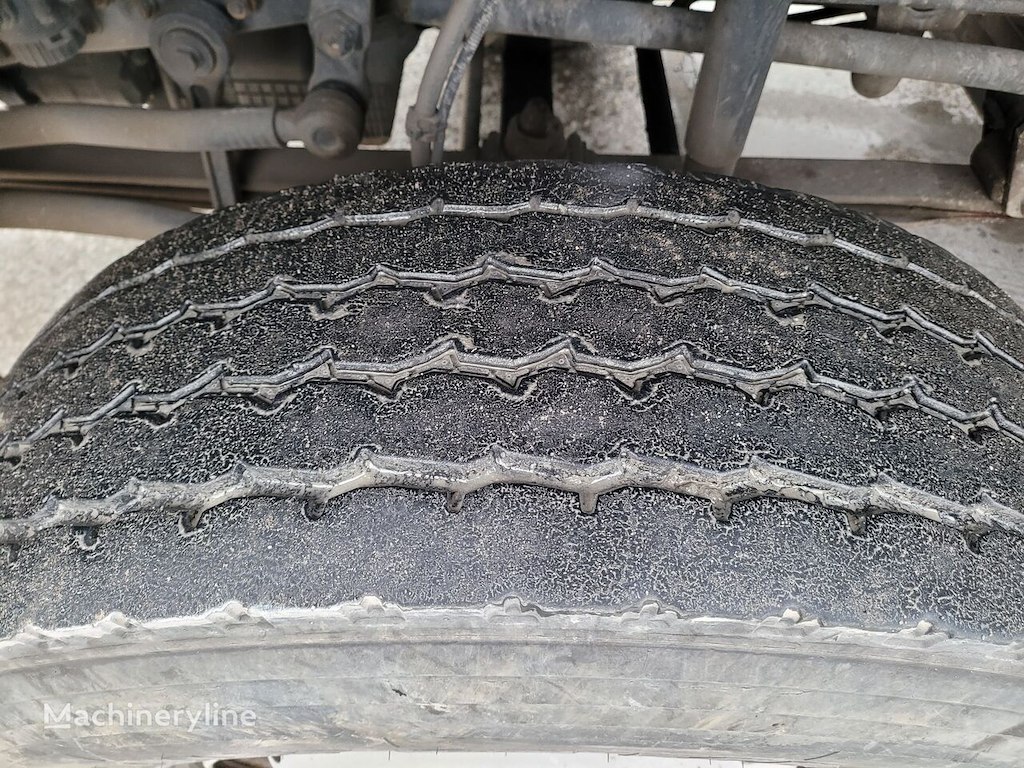 Schwing na šasiji Mercedes-Benz Actros 3241 pumpa za beton