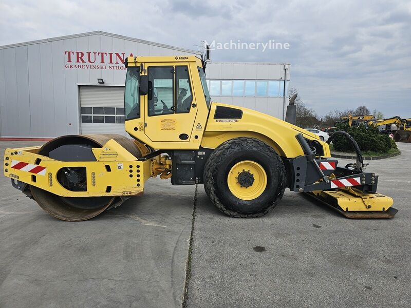 BOMAG BW213DH-4 BVC Vibroploče kompaktor s jednim valjkom
