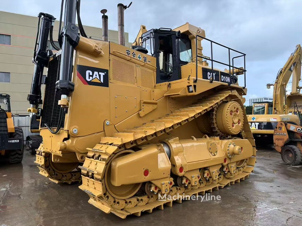 Caterpillar D10N buldožer