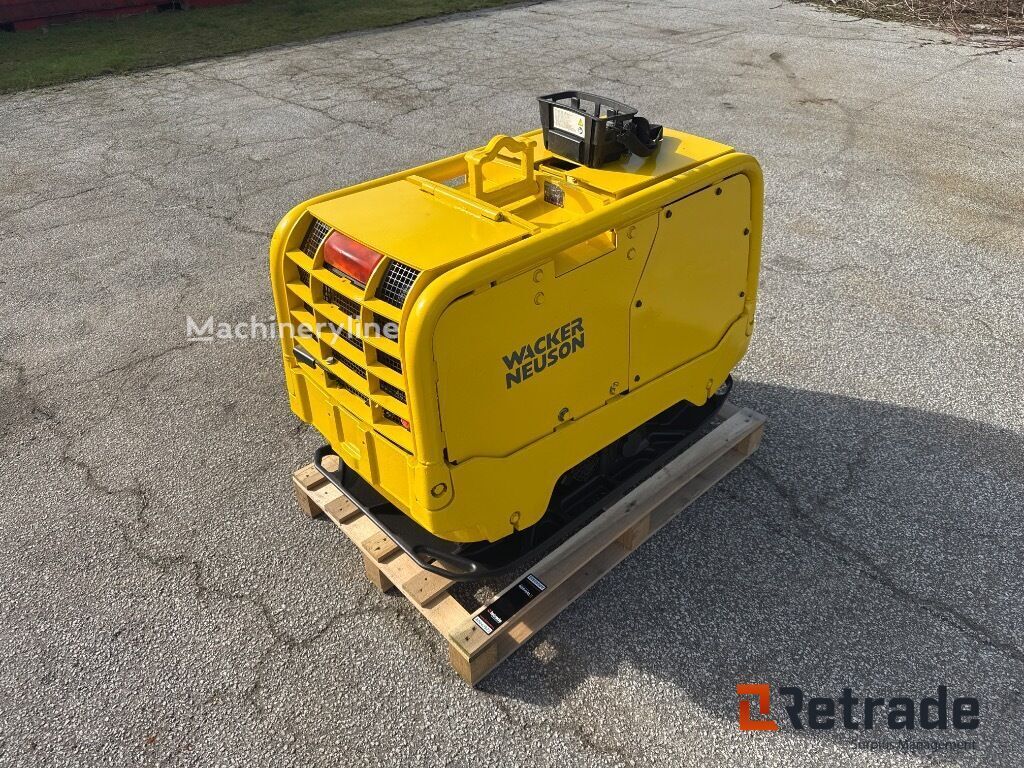 Prodaje se Wacker Neuson Dpu80 R Remote vibro ploču na aukciji