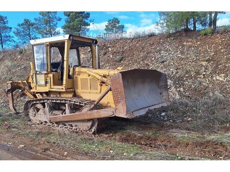 Caterpillar D6D buldožer