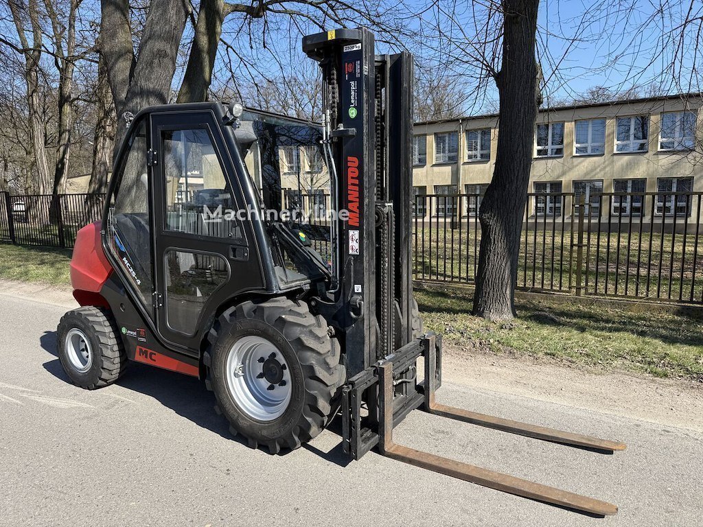 Manitou MC 25 terenski viljuškar