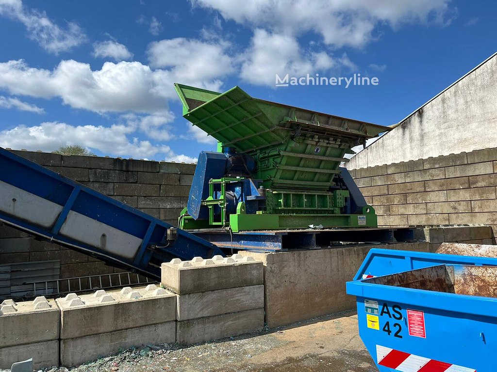 UC 201 industrijski šreder