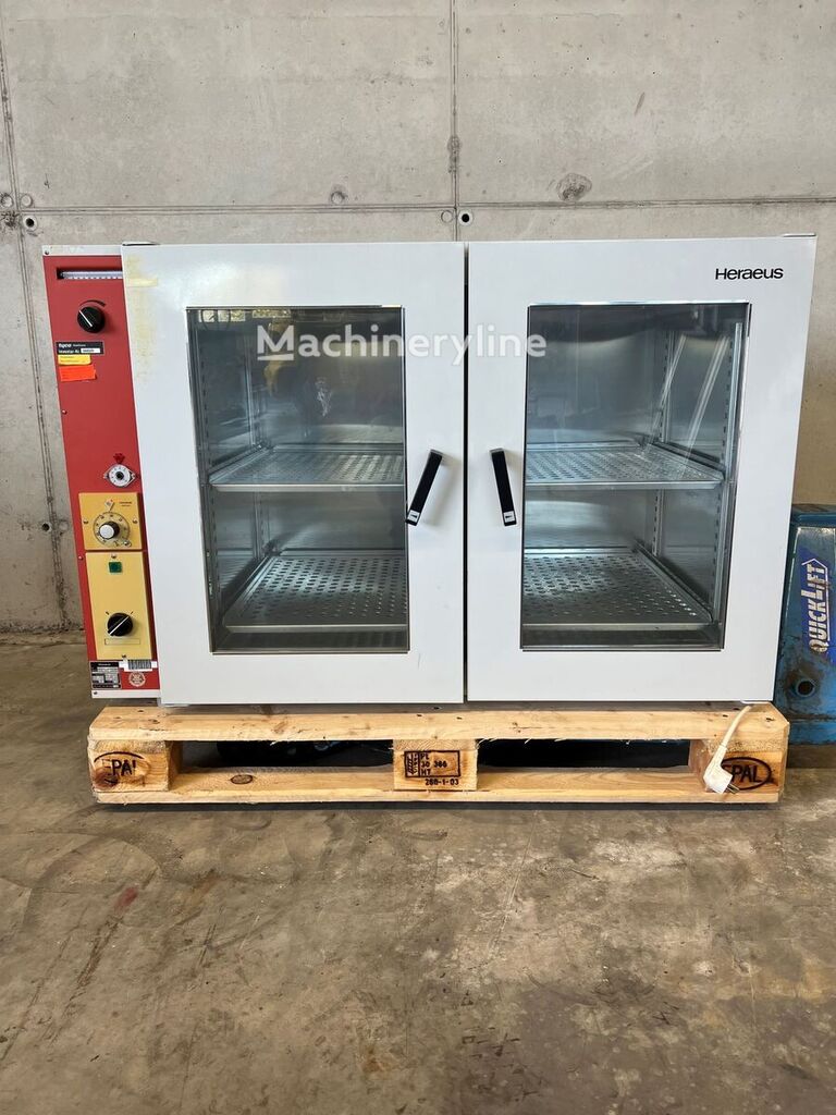 Heraeus B 5090 E laboratorijski inkubator