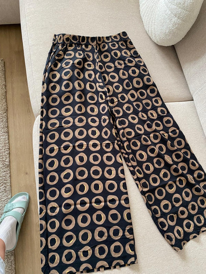 Pantalone 1200din NOVE