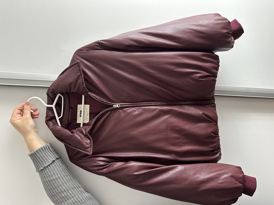 Bordo kratka jakna od eko kože – puffer stil