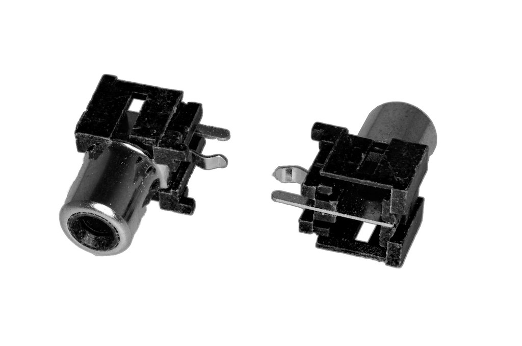 RCA Ženski Konektor za PCB - Crni, Horizontalni (Činč utičnica 90°)