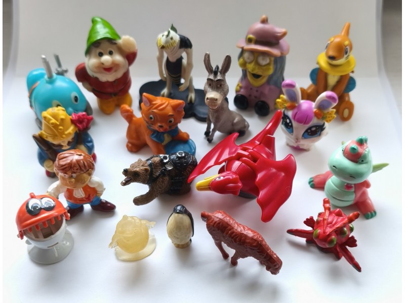 LOT NEKinder figurica