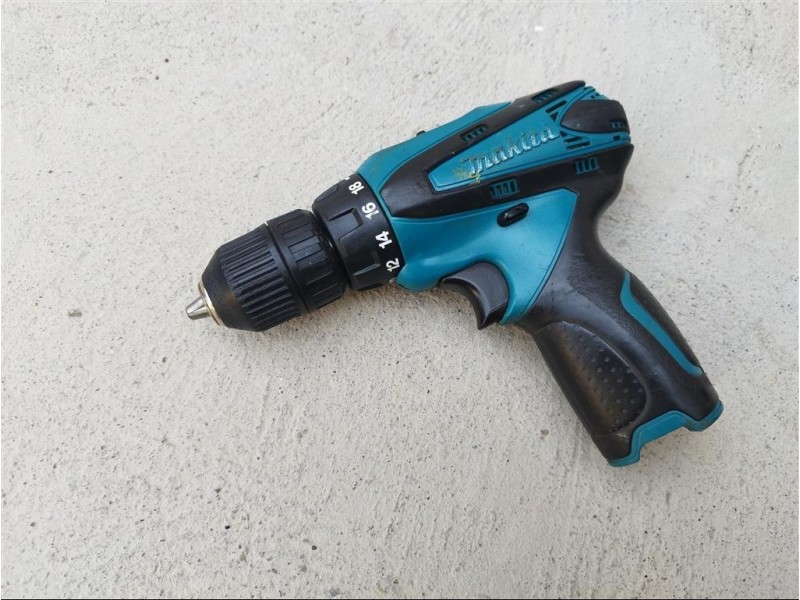 Makita DF330D aku srafilica 10.8V