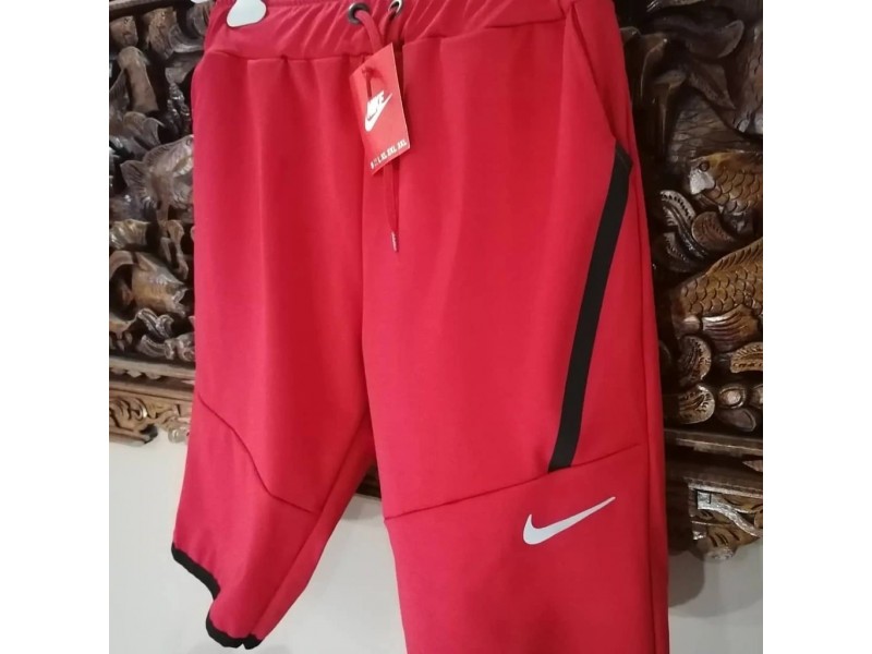 Nike sorc M novo