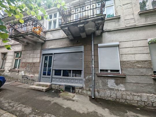 Senjak, Vase Pelagića, 90m2 (2stana+lokal)