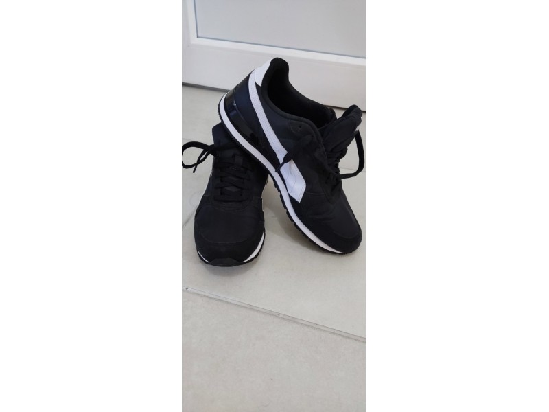 Puma soft foam patike 38