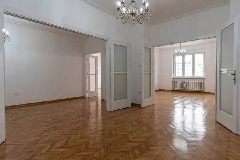 Izdavanje, četvorosoban stan, 136m², Stari Grad, Beograd
