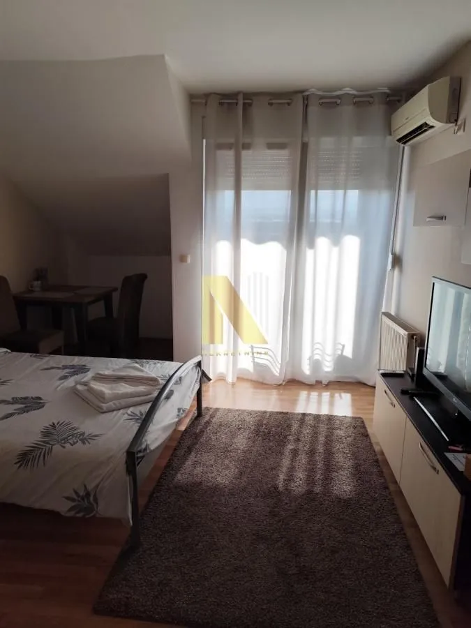 Izdavanje, garsonjera, 28m², Podbara, Novi Sad Sve Podlokacije