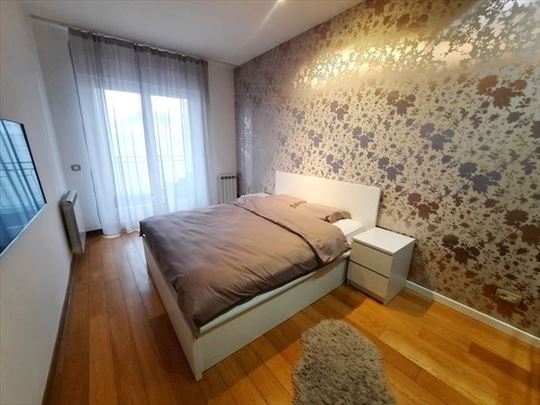 Prelep moderan 3.0 stan, garaza, ID 5066