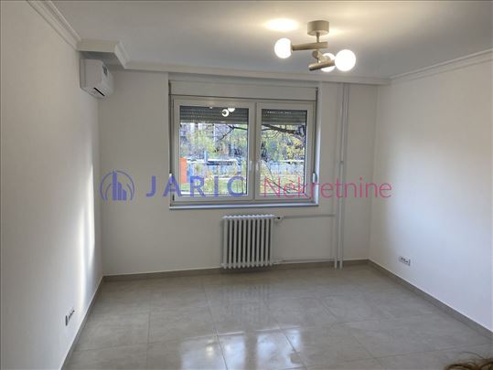 Dunavski kej (Stari Grad), 54 m².2.0.Renoviran!