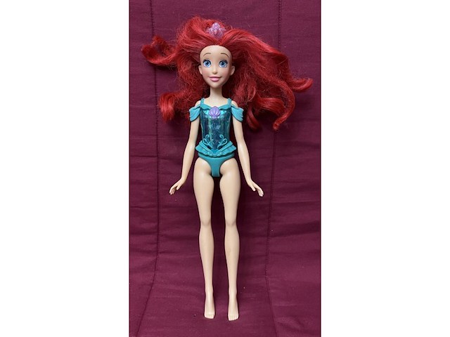 ARIEL Mala sirena Hasbro