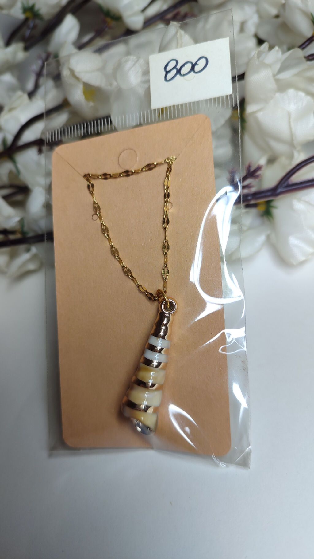 Ogrlica sa privjeskom u obliku morske školjke - Privjesak: spiralni