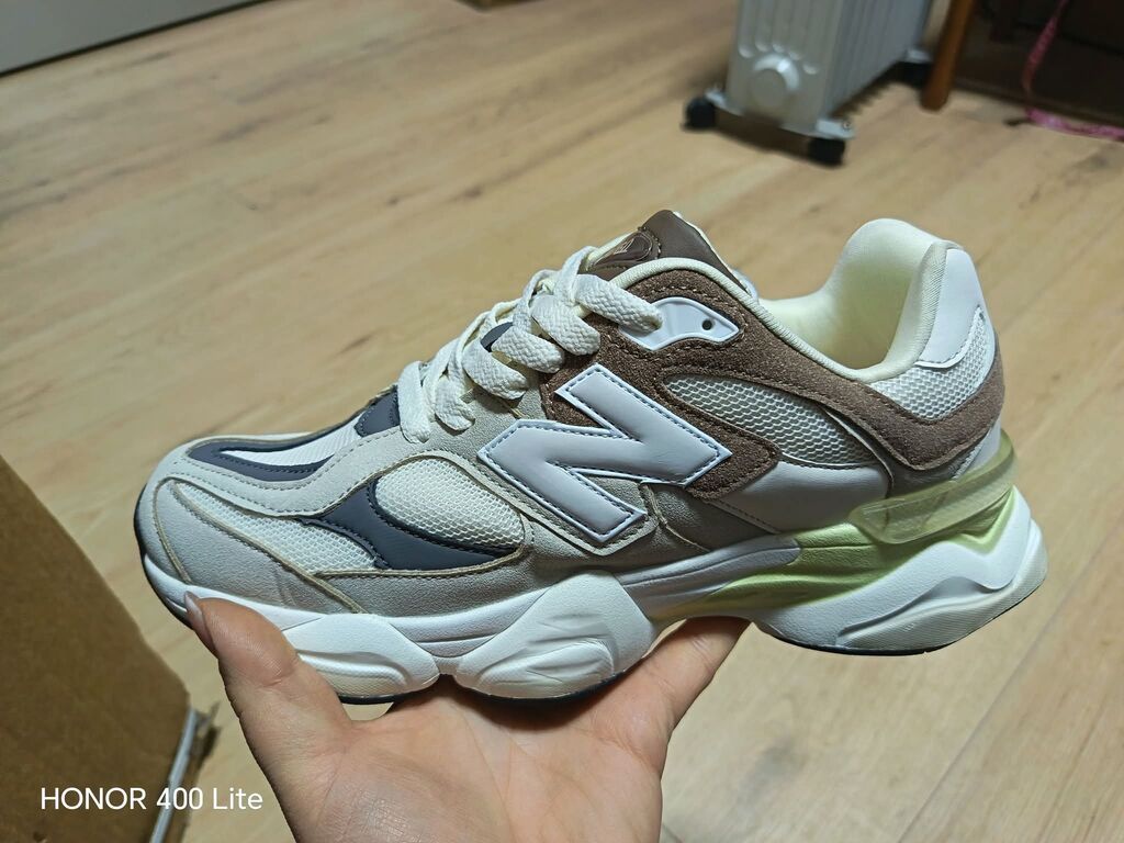 Patike New Balance inspirisane retro „dad shoe” estetikom, sa masivnim