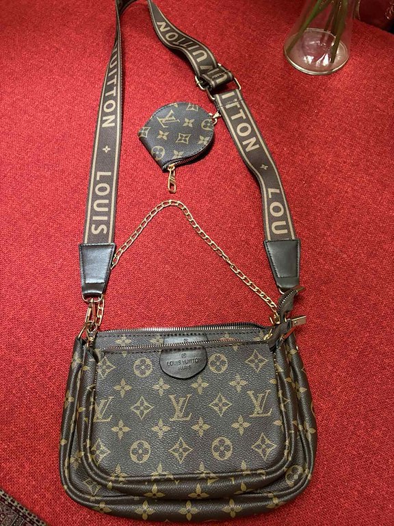 Louis Vuitton replika Monogram set – torba sa prilozima - Model u LV