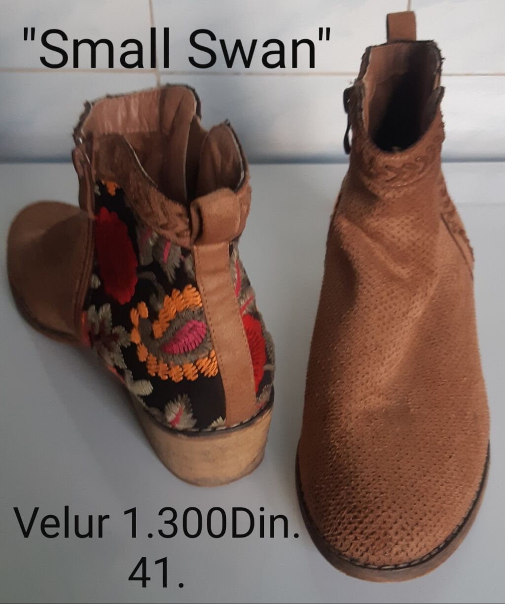 Ženske gležnjače Small Swan - Materijal: veštački velur (brušena