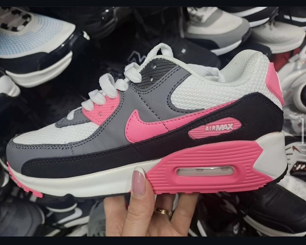Nike Air Max patike – siva/bela sa roze detaljima - Model sa