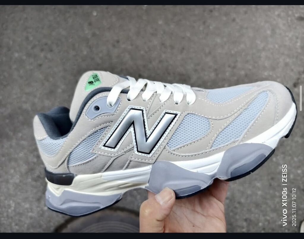 New Balance patike – sivi/bele - Model inspirisan „dad shoe“
